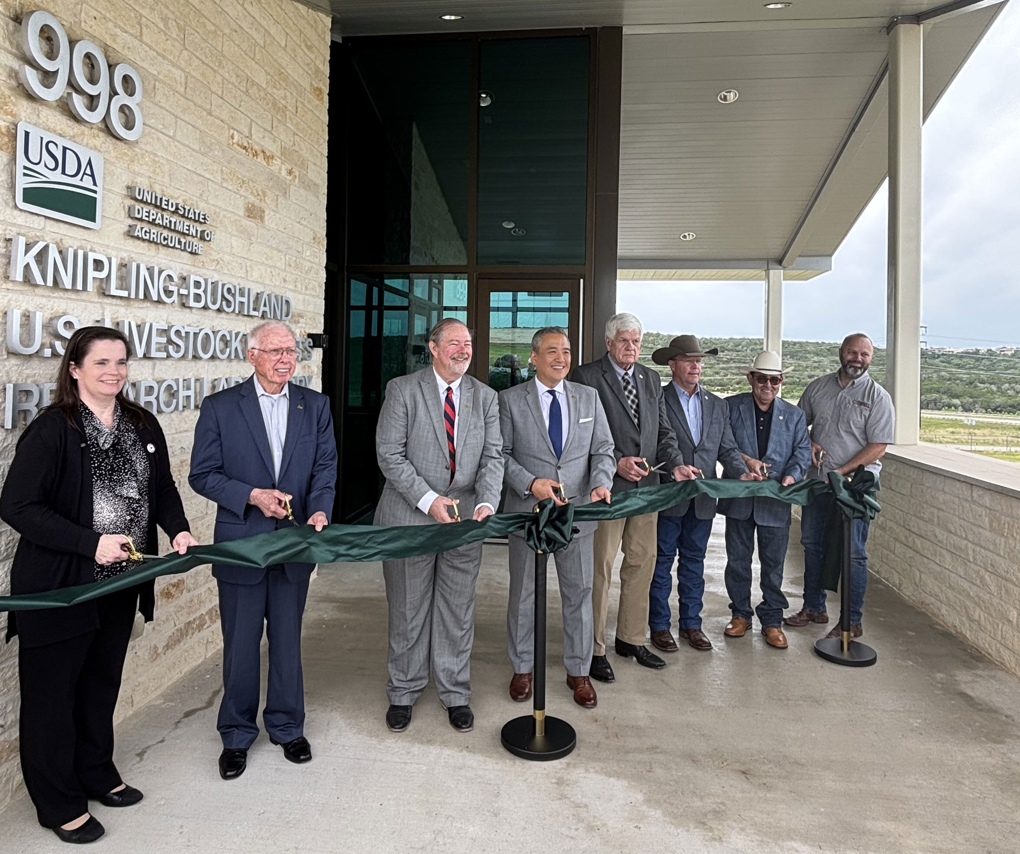 USDA Opens State-of-the-Art Livestock Insect Lab - Southeast AgNET